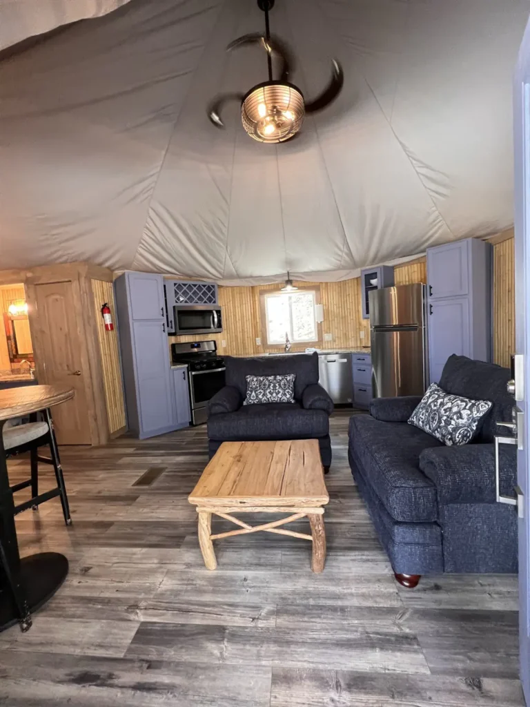 Huckleberry - Elk Hollow Resort