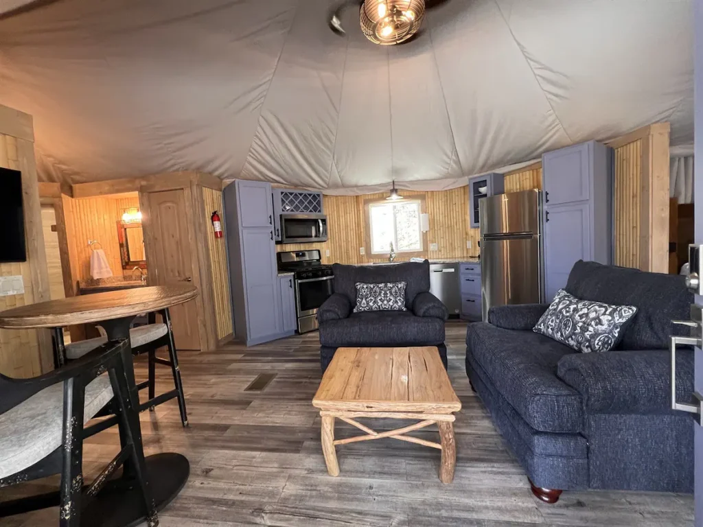 Huckleberry - Elk Hollow Resort