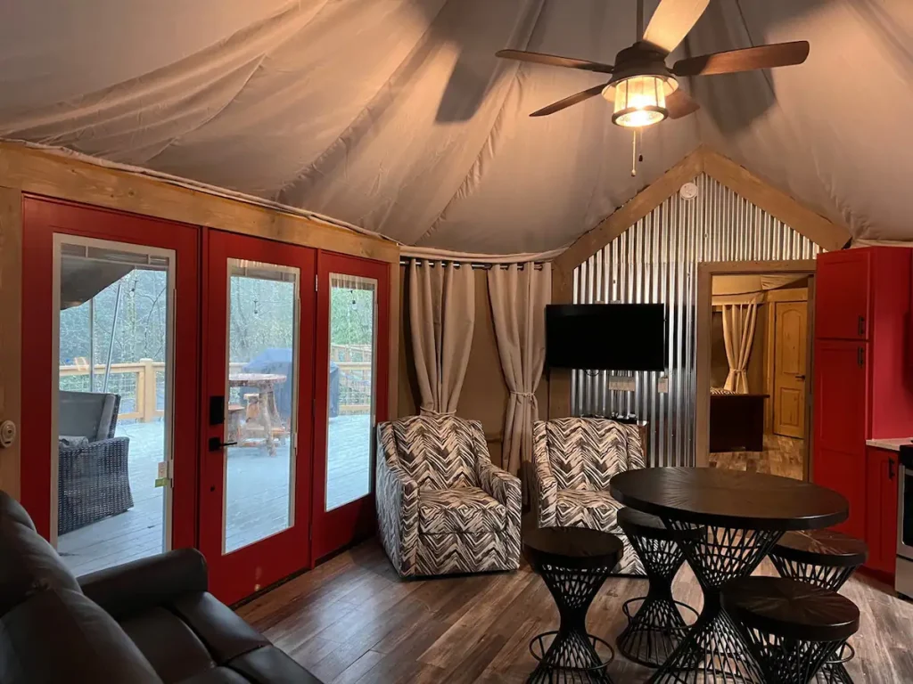 Foxfire – Elk Hollow Resort